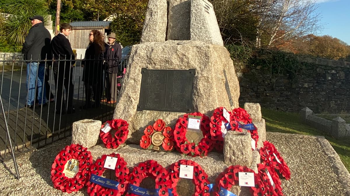 Remembrance Day at Albaston | tamarvalleytimes.co.uk